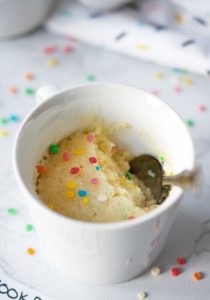 Microwave Vanilla Mug Cake Recipe | 100KRecipes