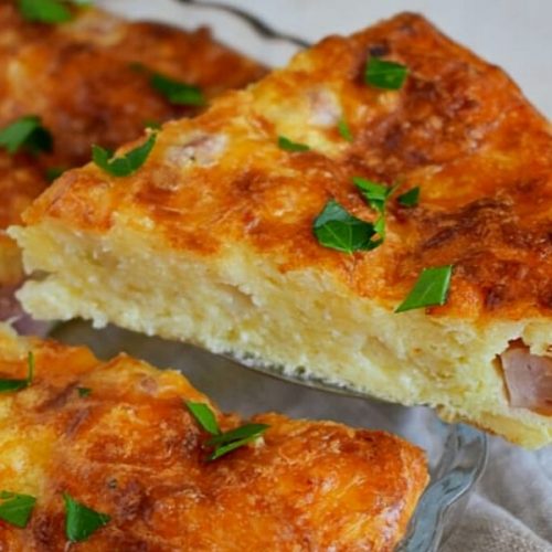 Easy Crustless Quiche Recipe { Ham and Cheese }