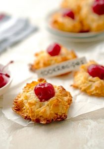 Easy Coconut Macaroons Recipe - 100KRecipes